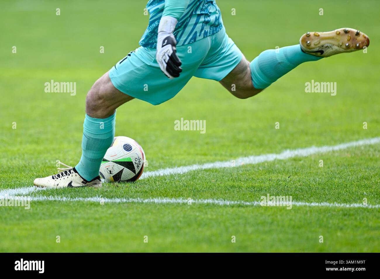 13 April 2025, Baden-Württemberg, Mannheim: Soccer: 3rd division, SV ...