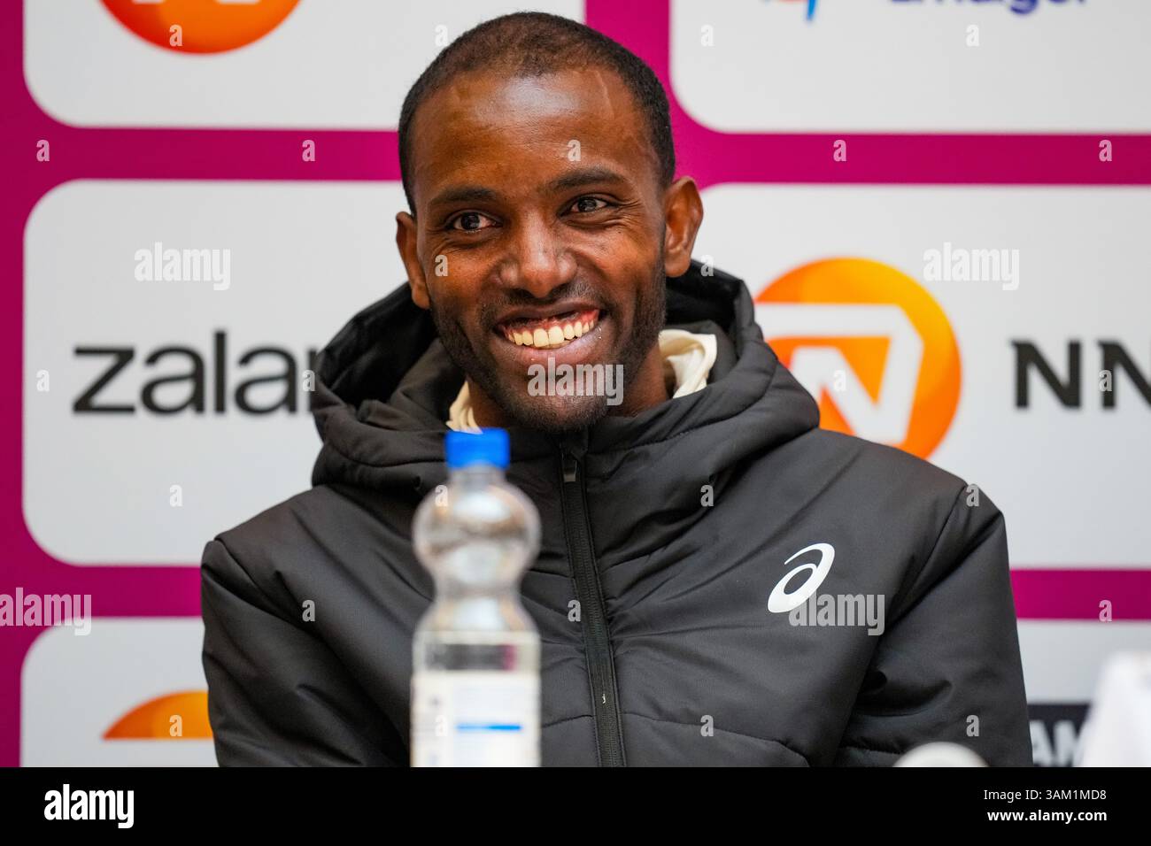 Rotterdam - fastest Dutch man (NED) Filmon Tesfu during the forty ...