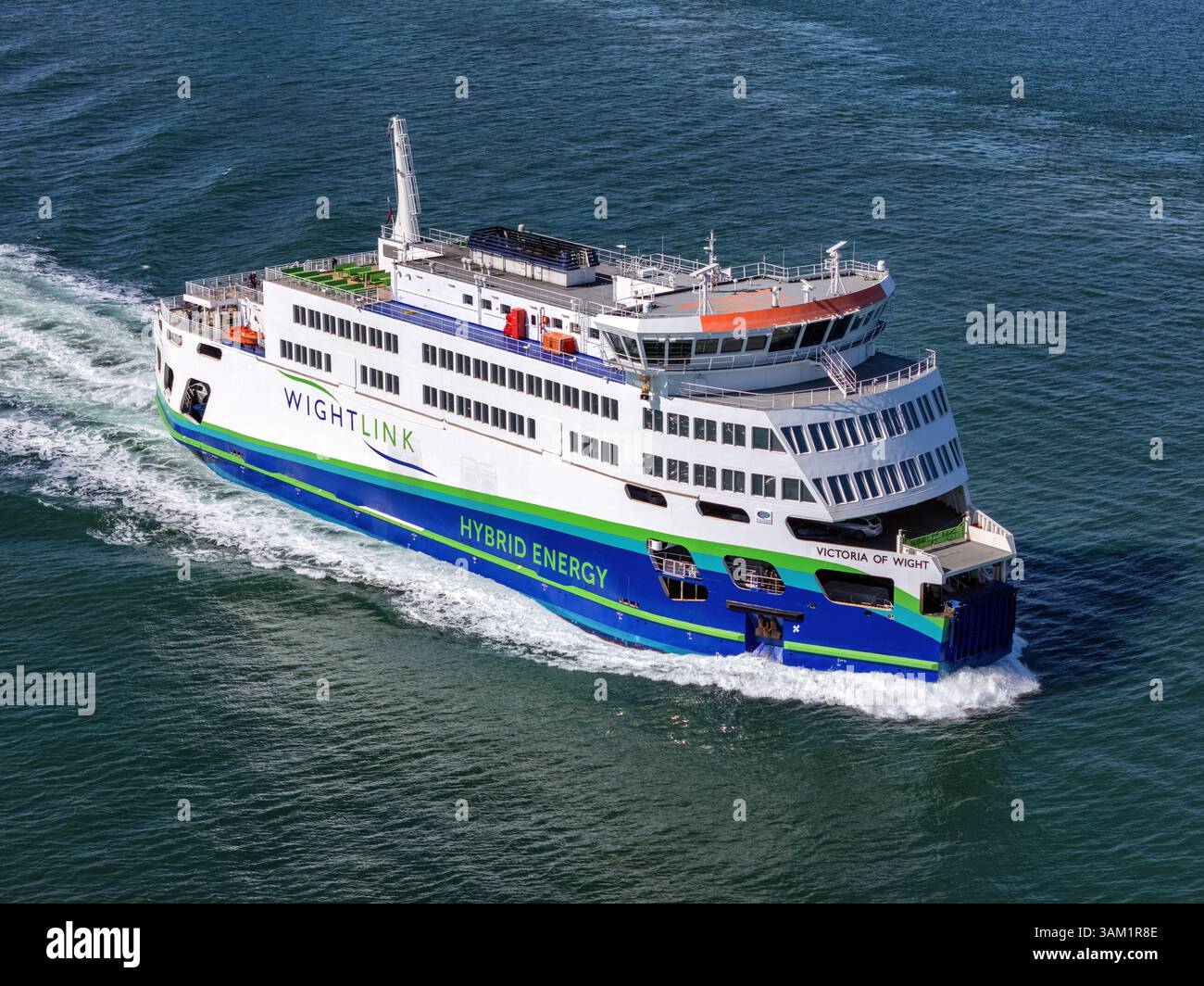 The hybrid-powered Wightlink ferry Victoria of Wight operates on ...