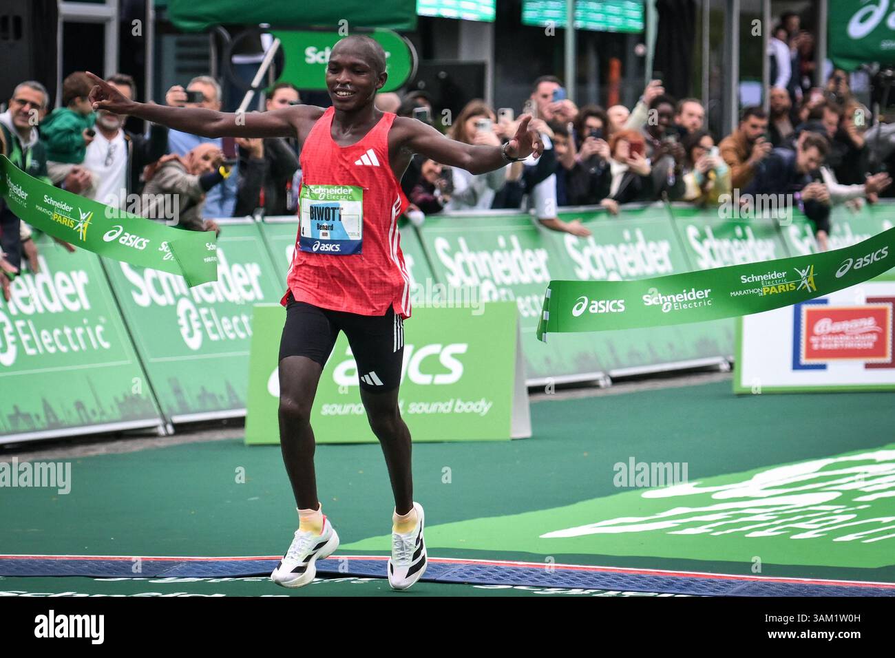 Paris, France. 13th Apr, 2025. Benard Biwott crosses the finish line ...