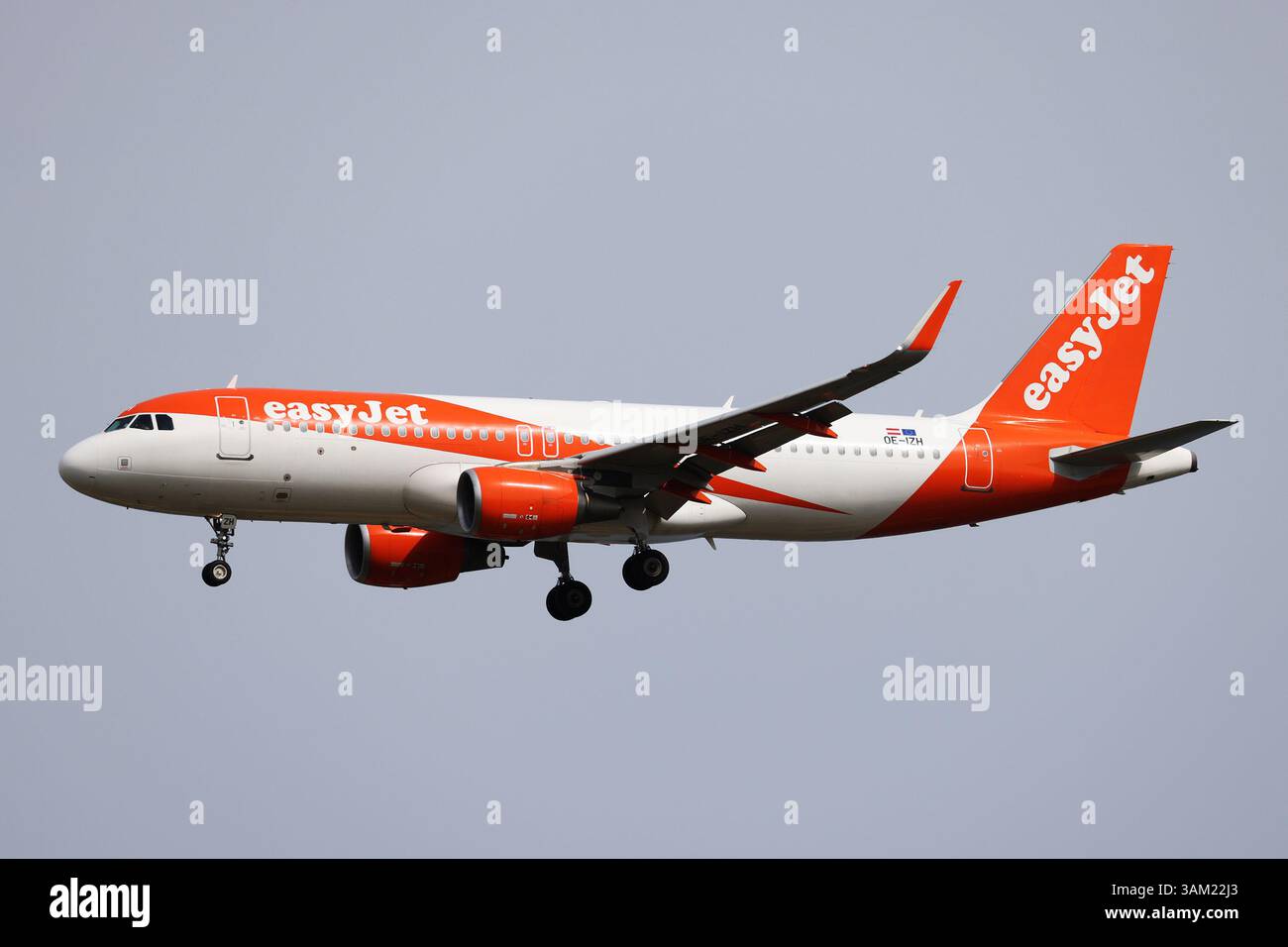 in the photo an Airbus A320-214 of the English company EasyJet Stock ...