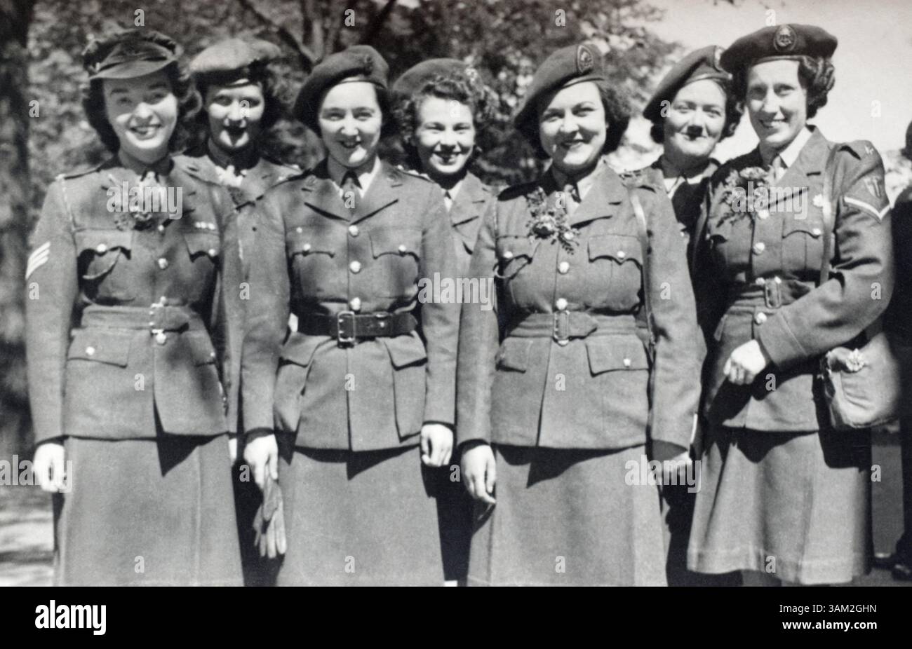 Women ats ww2 hi-res stock photography and images - Alamy