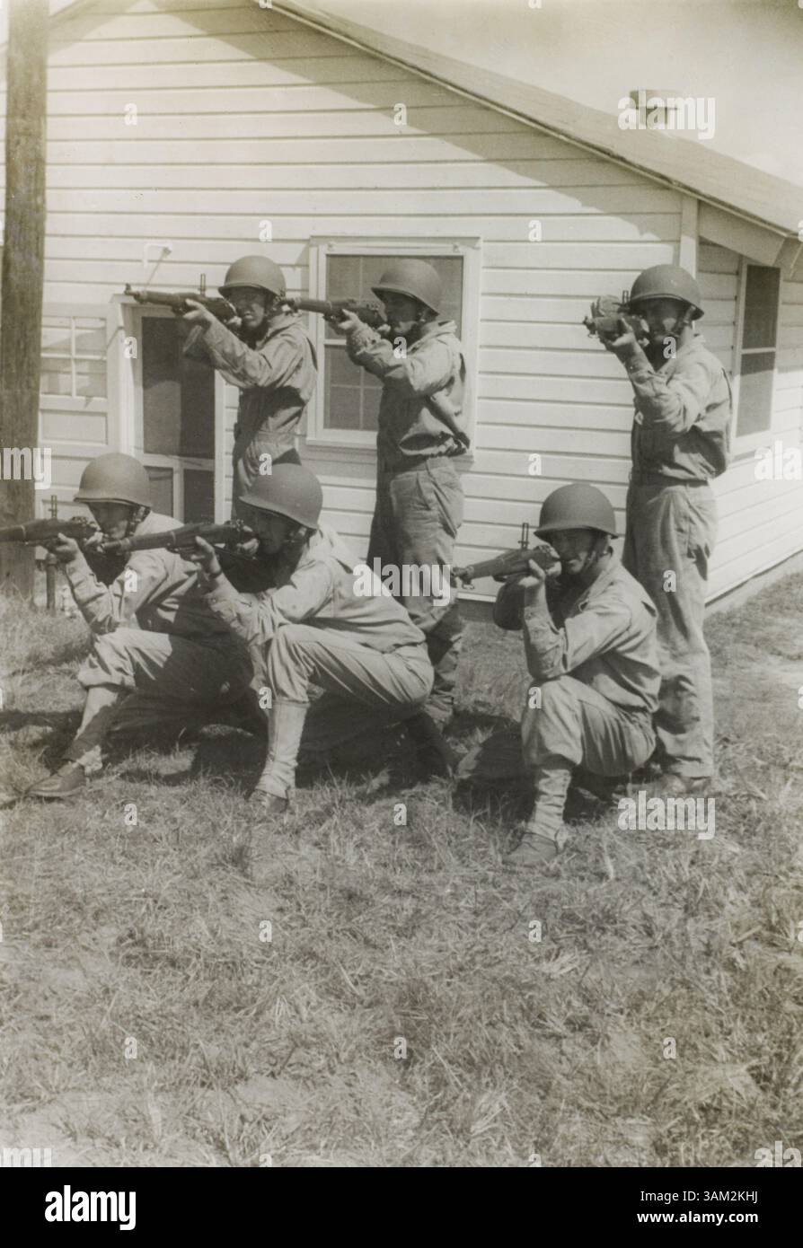 Jan. 1, 1940 - Group of Soldiers Displaying Proper Shooting Position ...