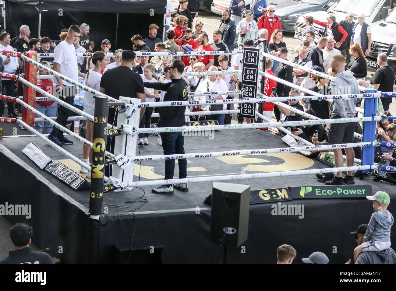 Doncaster, UK. 12th Apr, 2025. Eco-Power Stadium, Doncaster, England ...