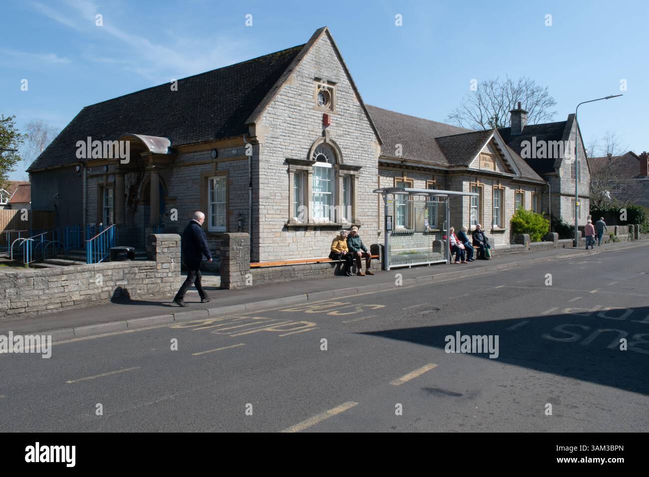 Library bus stop hi-res stock photography and images - Alamy