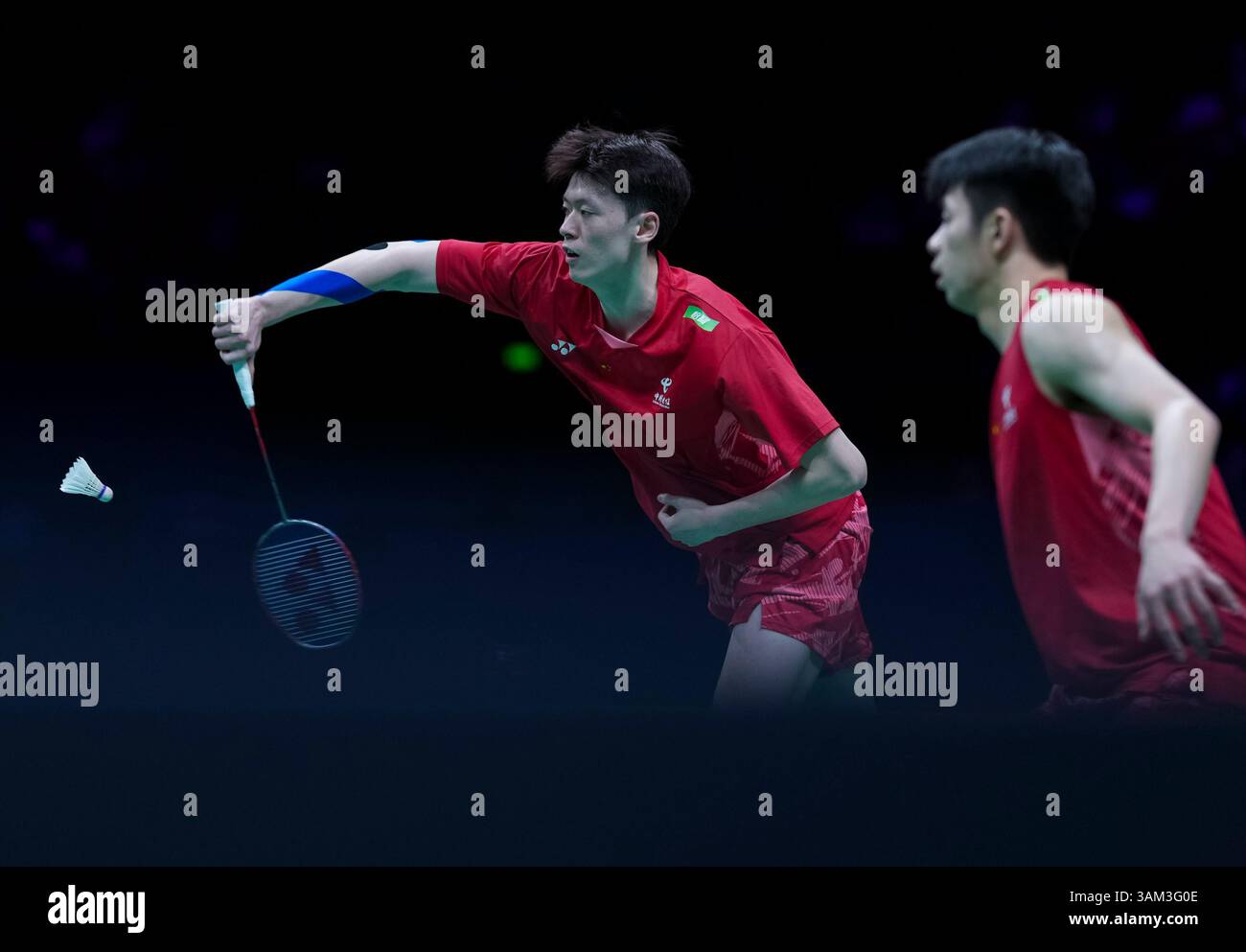 (250413) -- NINGBO, April 13, 2025 (Xinhua) -- Chen Boyang/Liu Yi (R ...