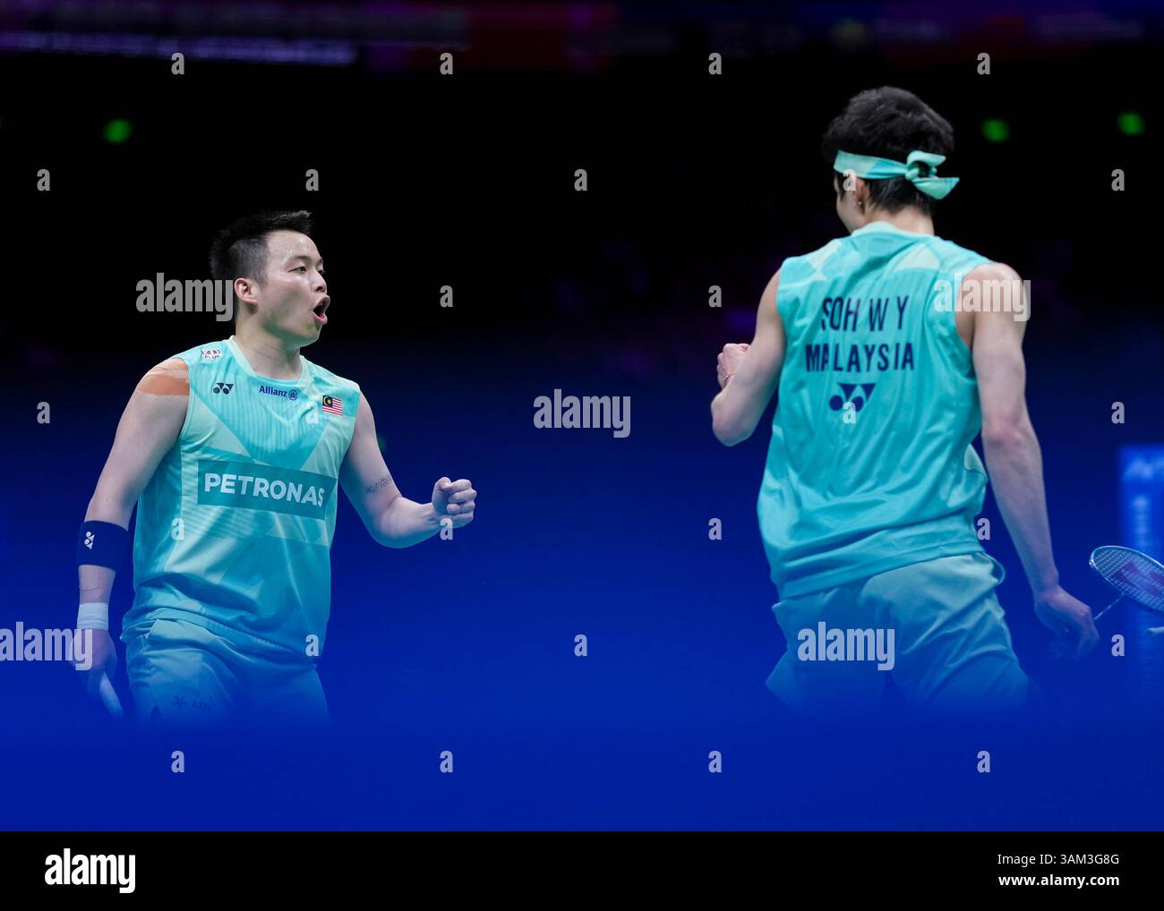 (250413) -- NINGBO, April 13, 2025 (Xinhua) -- Aaron Chia/Soh Wooi Yik ...