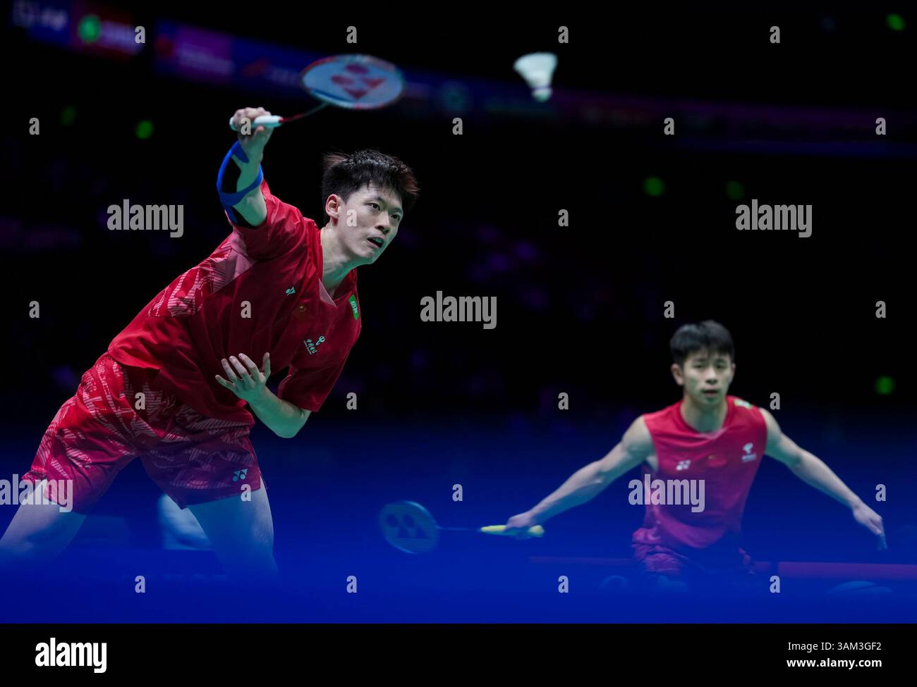 (250413) -- NINGBO, April 13, 2025 (Xinhua) -- Chen Boyang (L)/Liu Yi ...