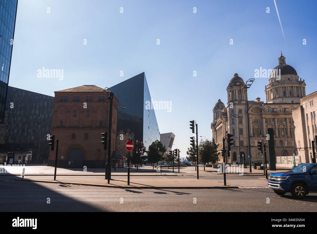 Street Scene in Liverpool with Port of Liverpool Building and Museum ...