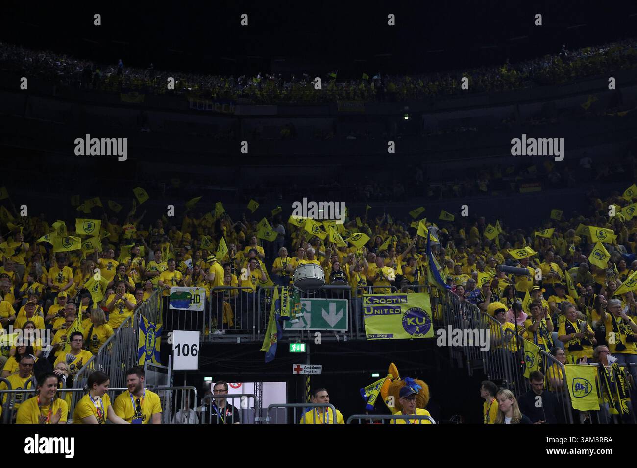 Koeln, Deutschland. 13th Apr, 2025. v.l. Fans Rhein Neckar Loewen THW ...