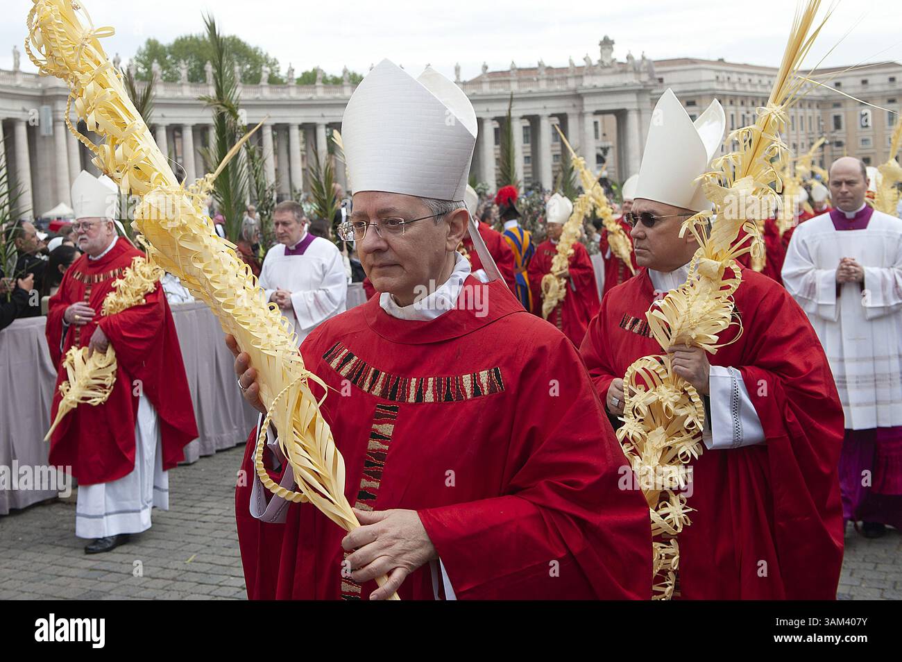 **NO LIBRI** Italy, Rome,Vatican 2025/4/13 Monsignor Diego Ravelli (C ...