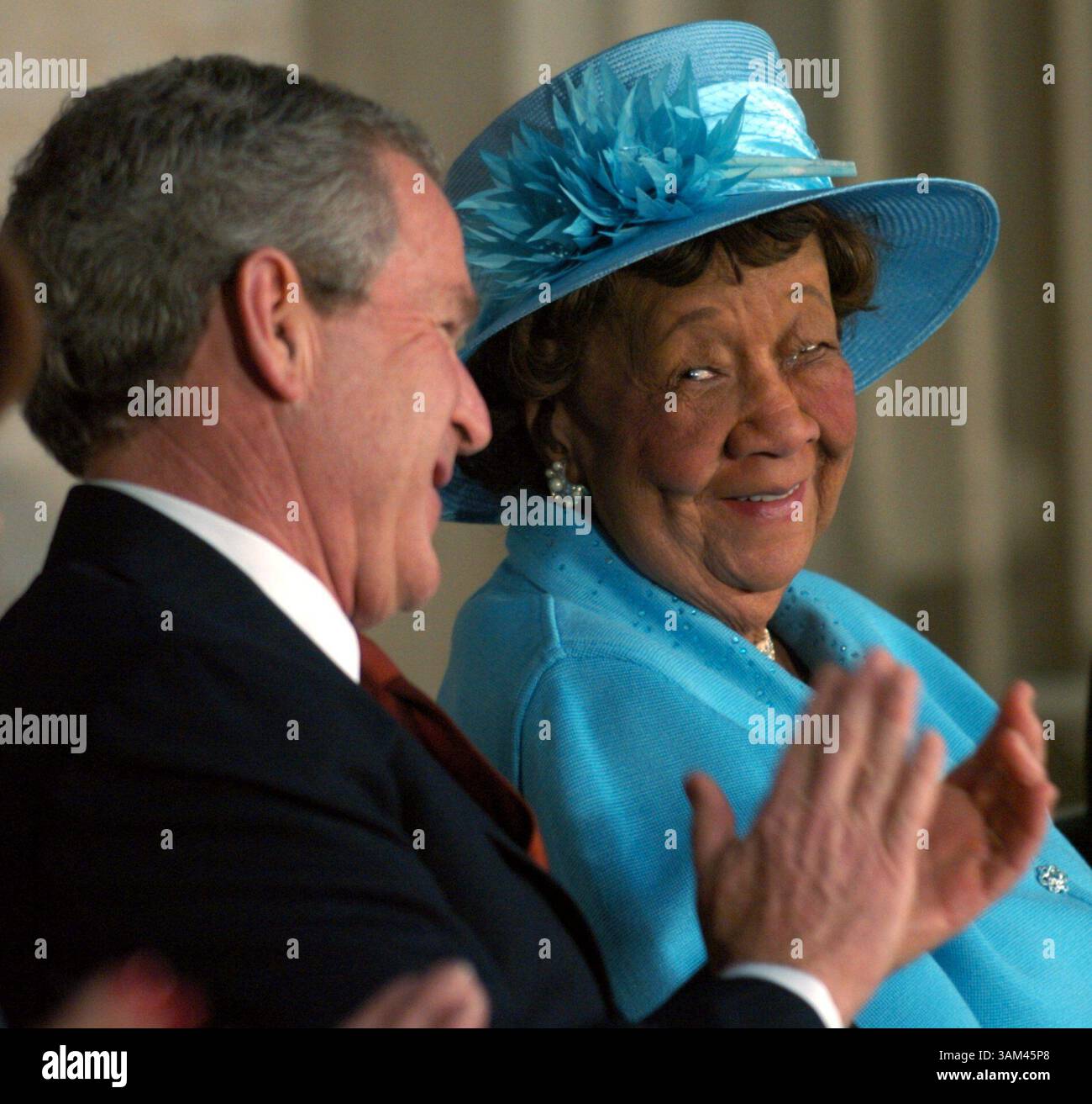 Dorothy height medal hi-res stock photography and images - Alamy
