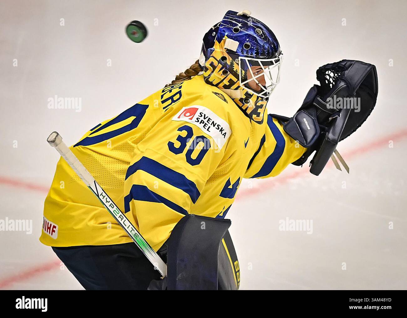 Goalkeeper Emma Soderberg (SWE) in action during the ice hockey IIHF ...