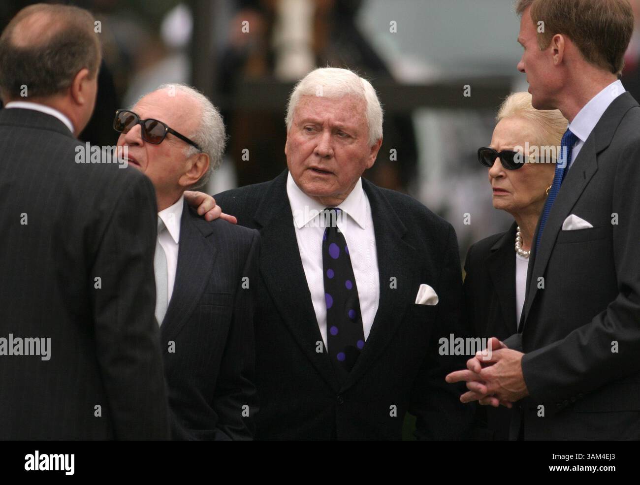 June 6, 2004 - U.S. - PHOTO BY PATRICK TEHAN /SAN JOSE MERCURY NEWS 6/6 ...