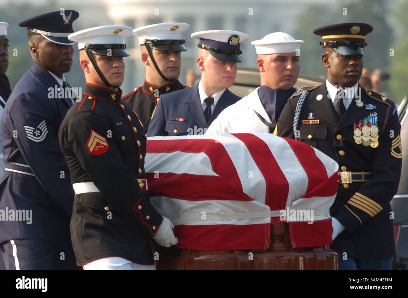 June 9, 2004 - U.S. - KRT US NEWS STORY SLUGGED: REAGAN KRT PHOTOGRAPH ...