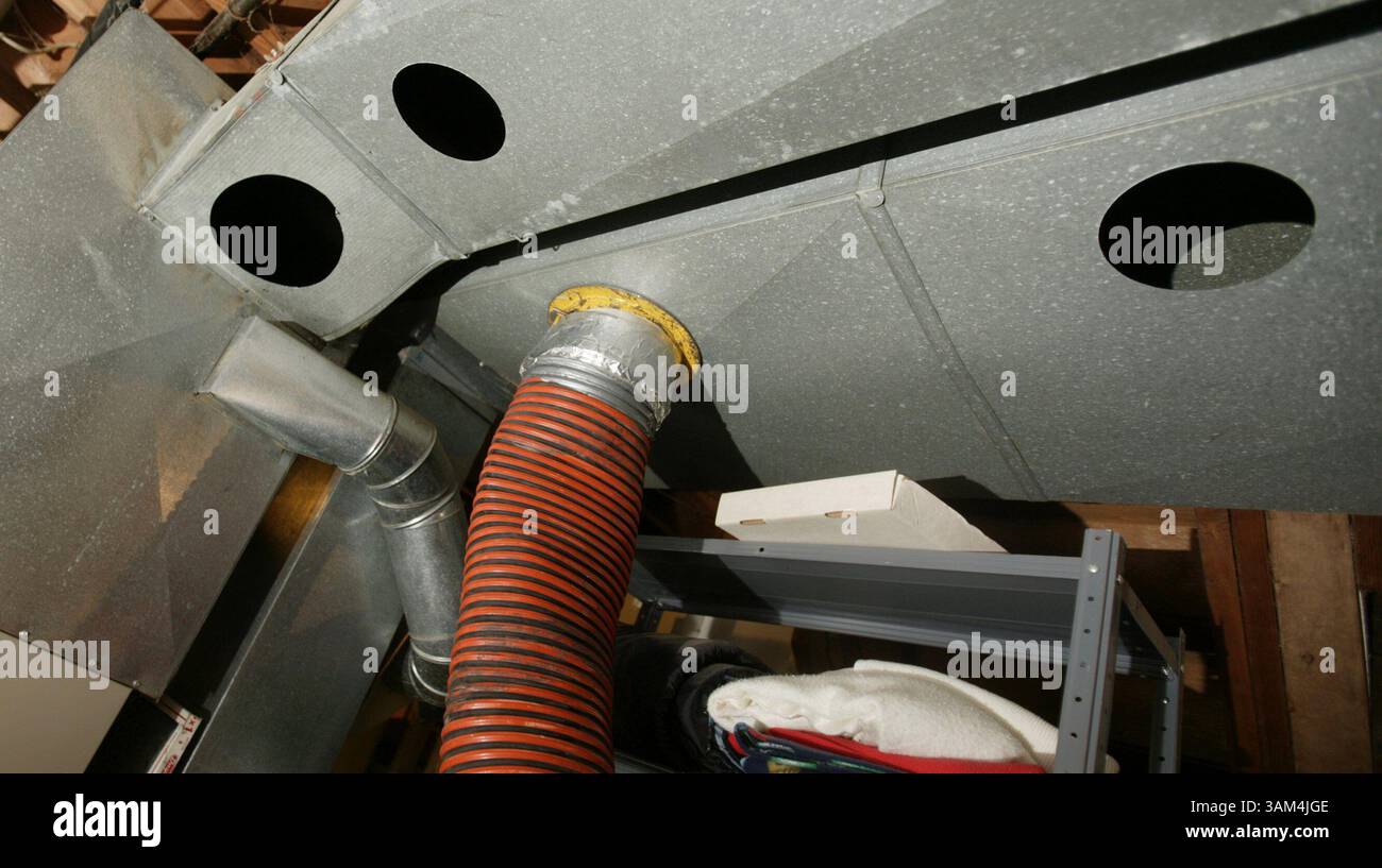 Airducts hi-res stock photography and images - Alamy