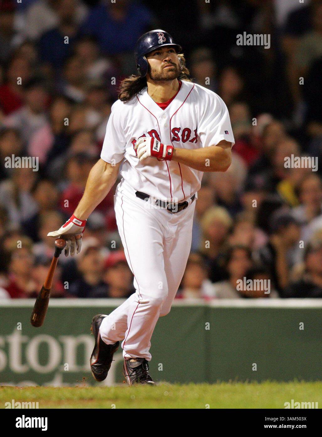Red sox yankees johnny damon 2004 hi-res stock photography and images ...