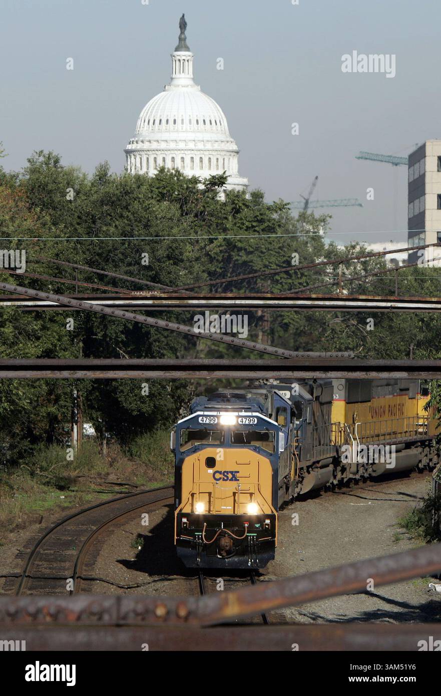 Oct. 7, 2004 - U.S. - US NEWS STORY SLUGGED: OFFICE KRT PHOTOGRAPH BY ...