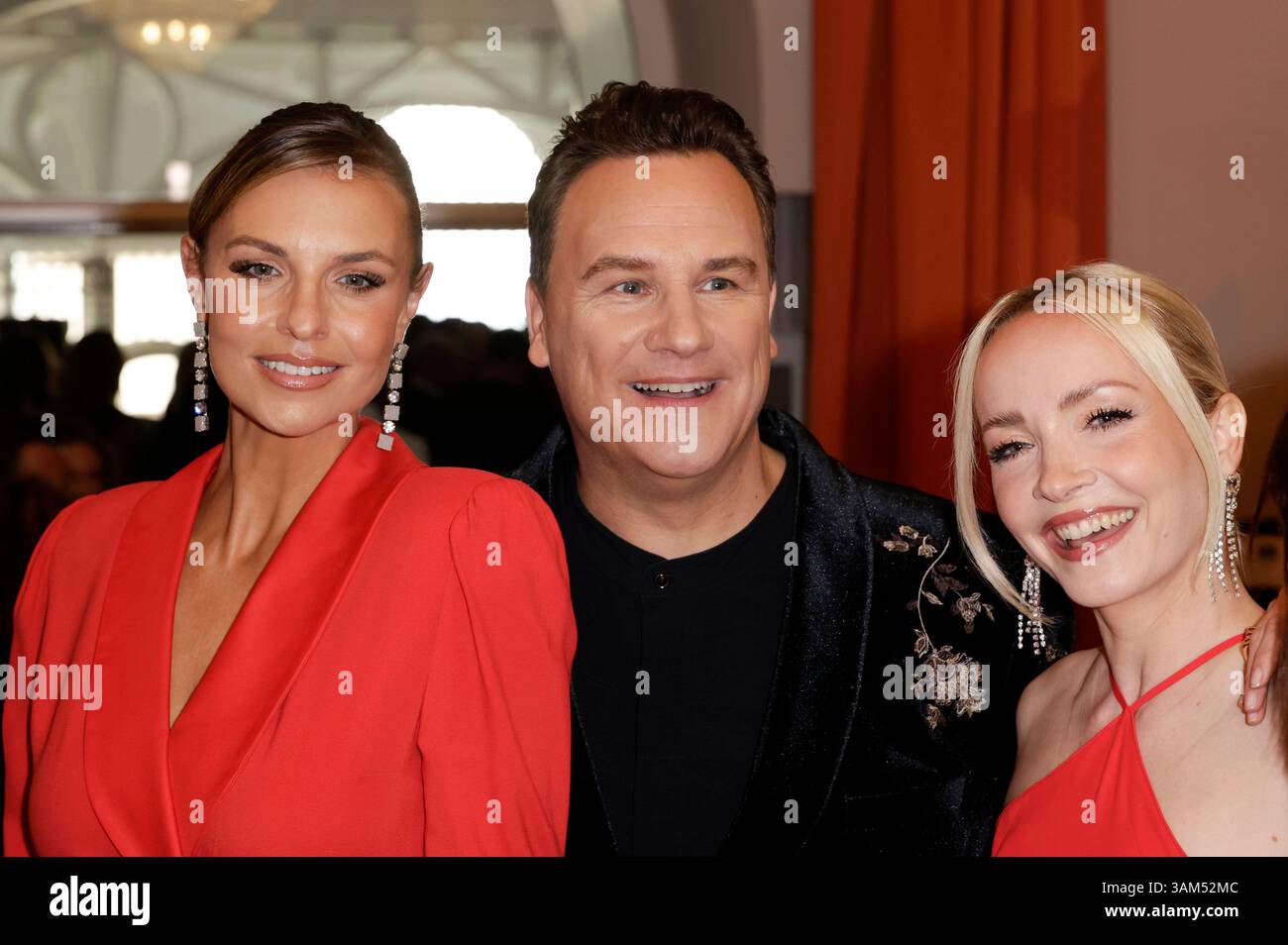 Laura Wontorra, Guido Maria Kretschmer und Janin Ullmann bei der 28 ...