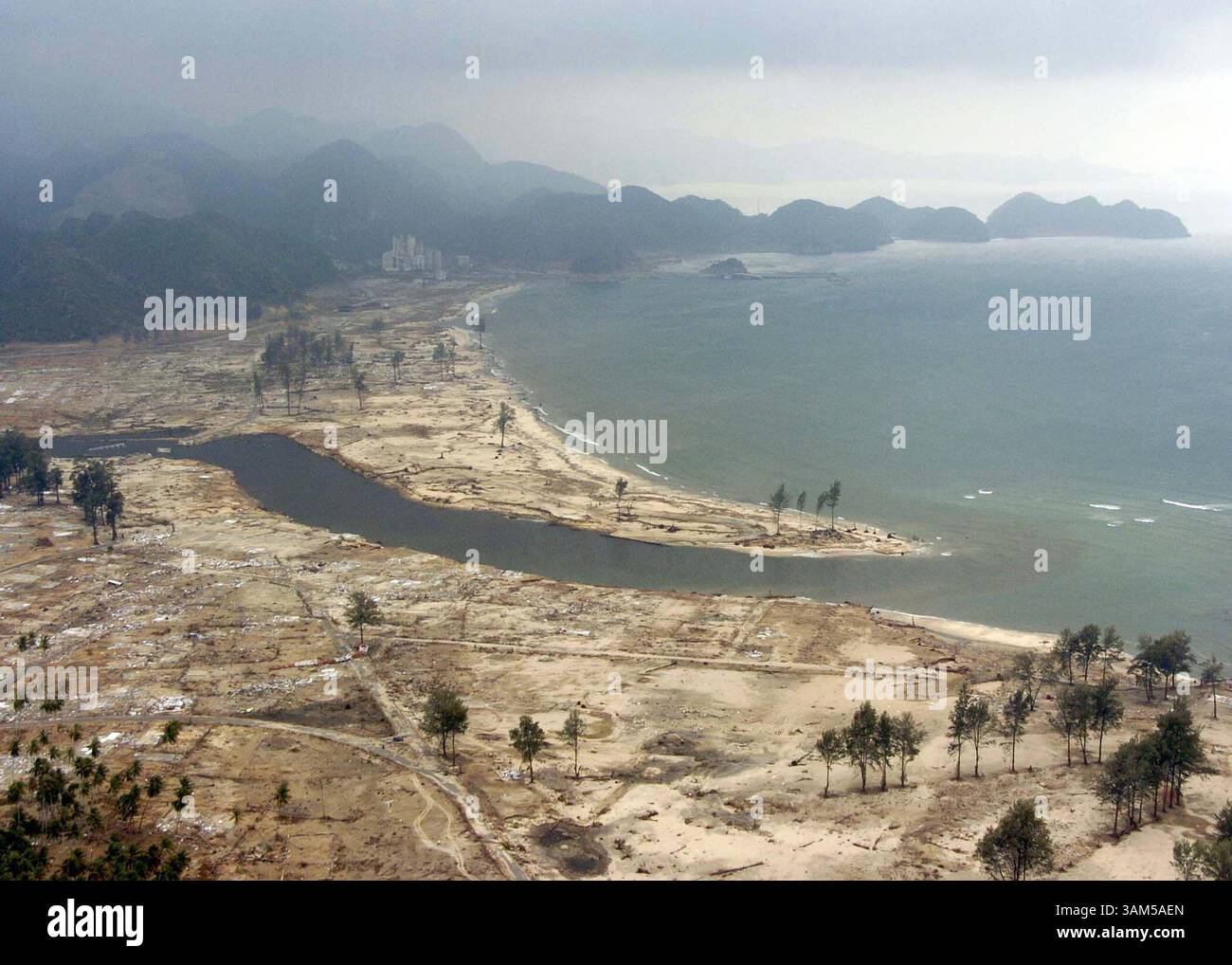 Jan. 4, 2005 - U.S. - KRT WORLD NEWS STORY SLUGGED: TSUNAMI KRT ...