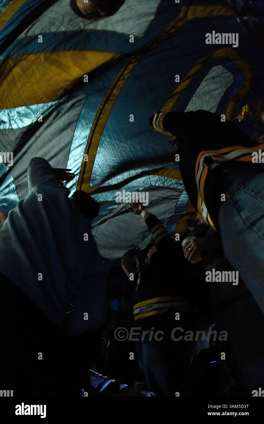 Overhead ice nhl hi-res stock photography and images - Alamy