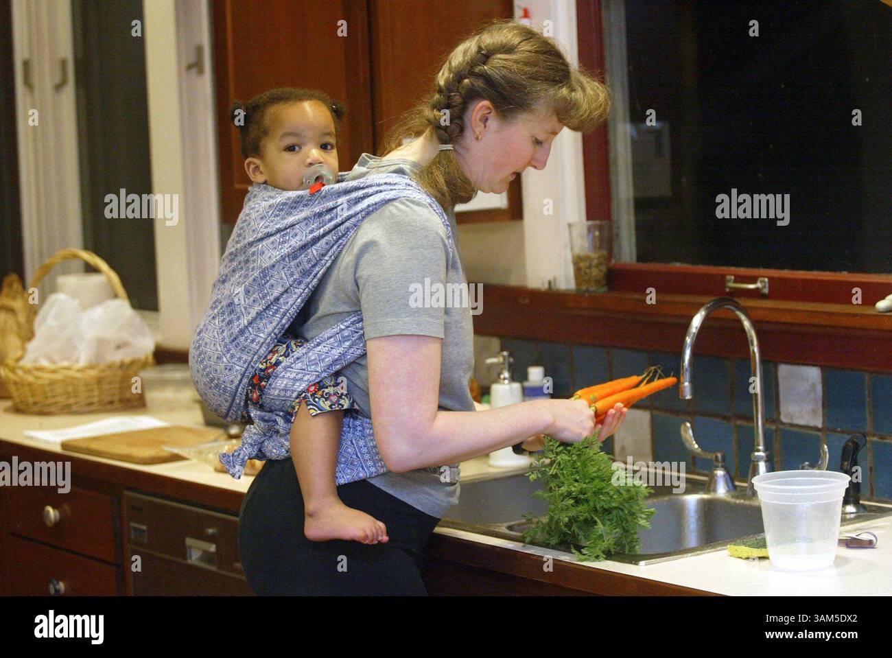 Naturalliving hi-res stock photography and images - Alamy