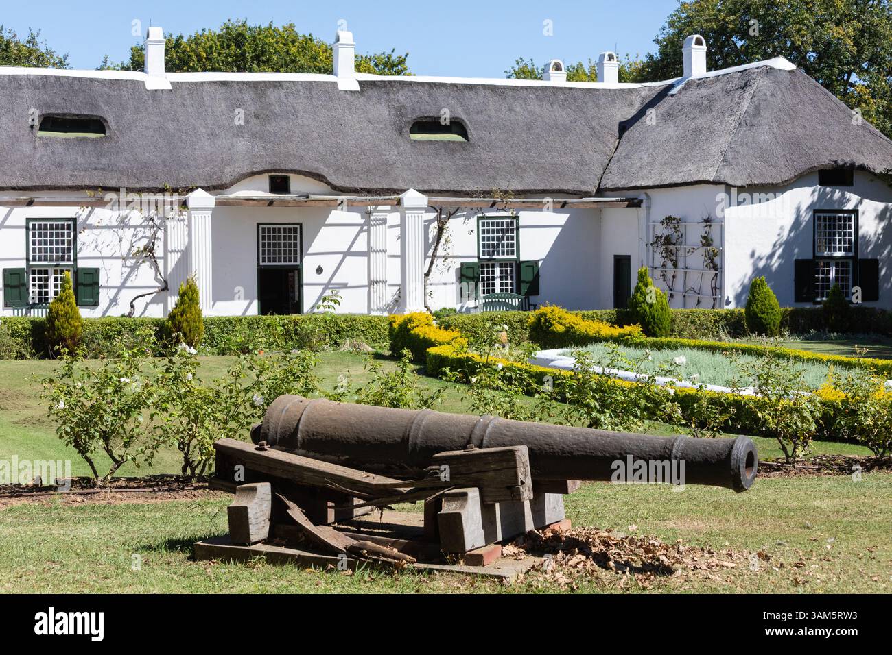Old cannon and Drosdty Museum built 1747 by Dutch East India Comapny ...
