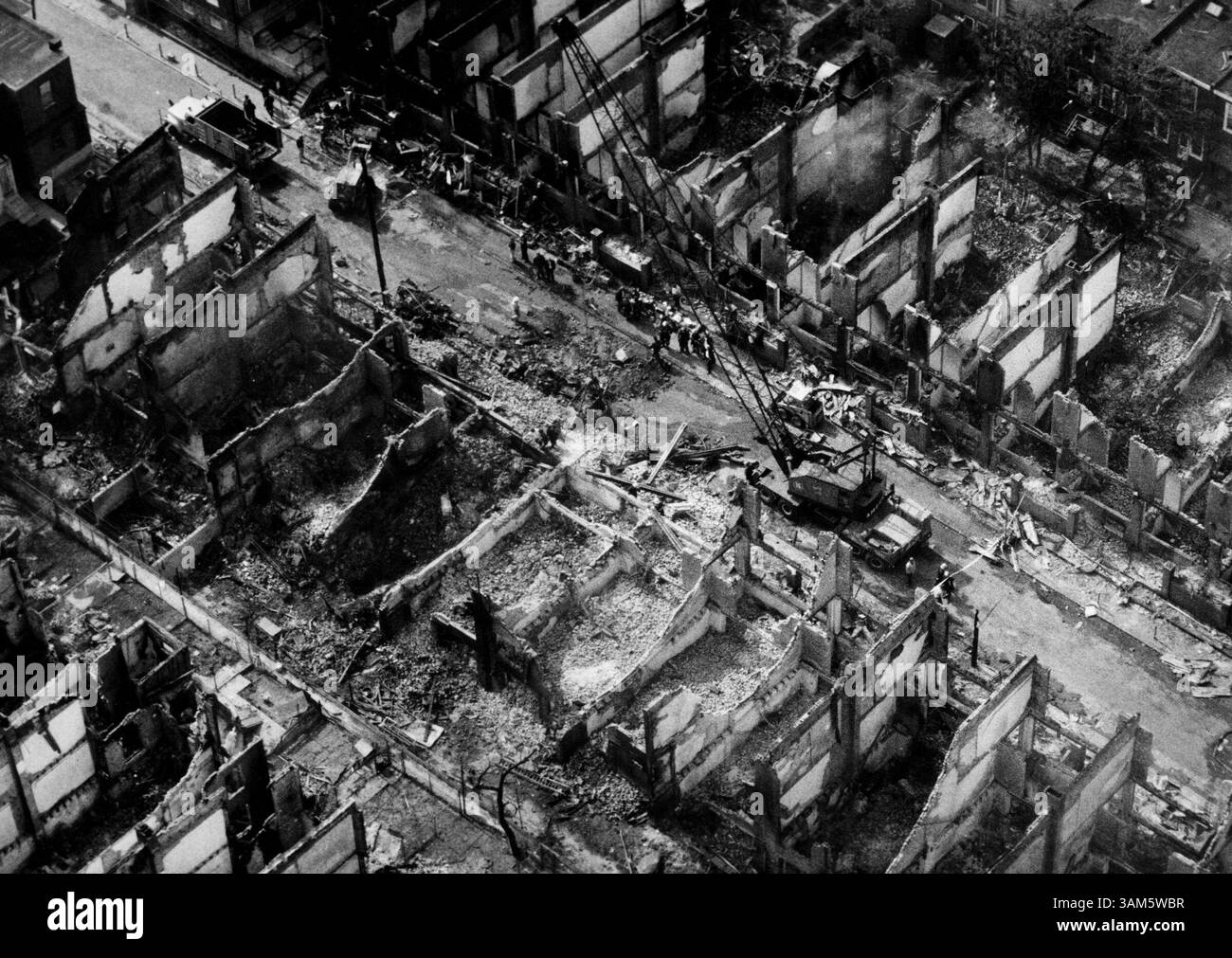 May 7, 2005 - U.S. - KRT US NEWS STORY SLUGGED: MOVE KRT PHOTOGRAPH BY ...