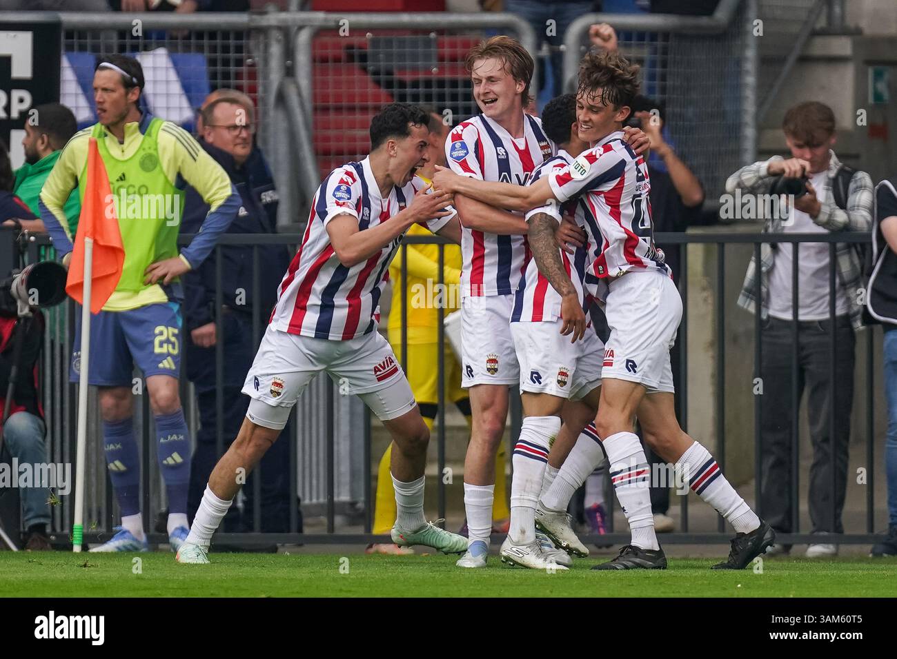 TILBURG, NETHERLANDS - APRIL 13: Emilio Kehrer of Willem II celebrates ...