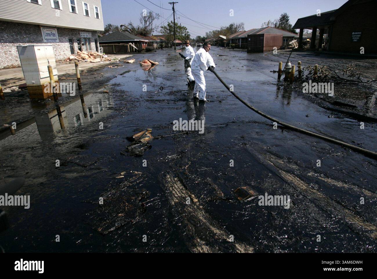 Refinery workers us hi-res stock photography and images - Alamy