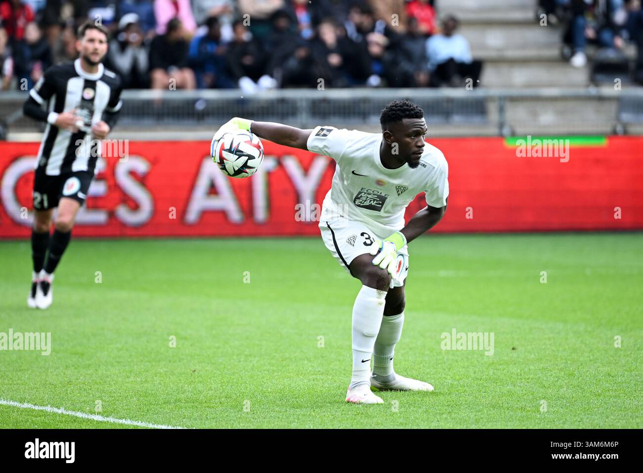 France. 13th Apr, 2025. 30 Yahia FOFANA (sco) during the Ligue 1 ...