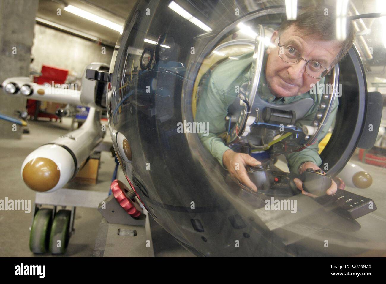 Oct. 12, 2005 - U.S. - KRT US NEWS STORY SLUGGED: SCI-SUBMERSIBLE KRT ...