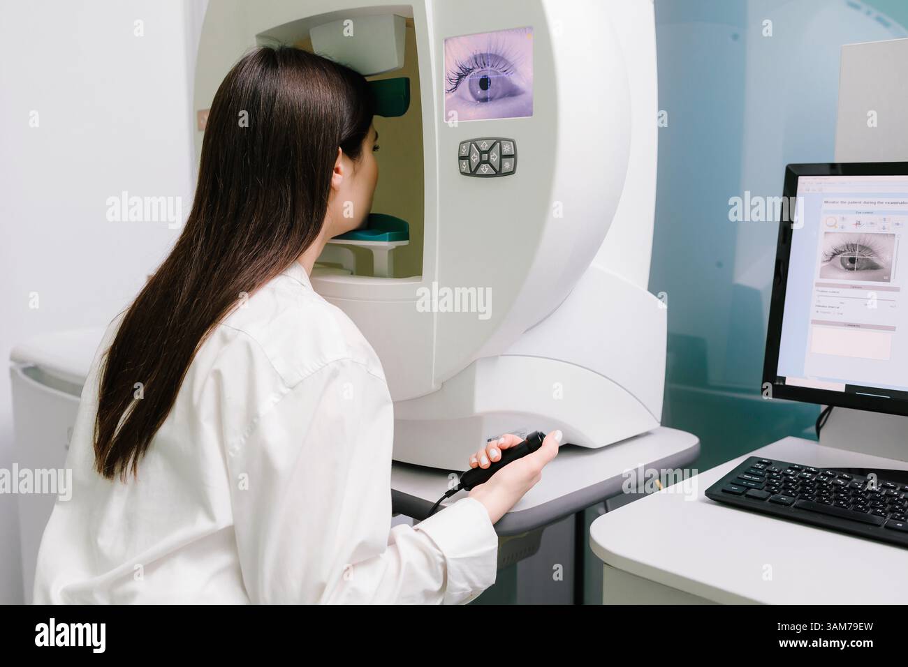 Perimetry visual field test hi-res stock photography and images - Alamy