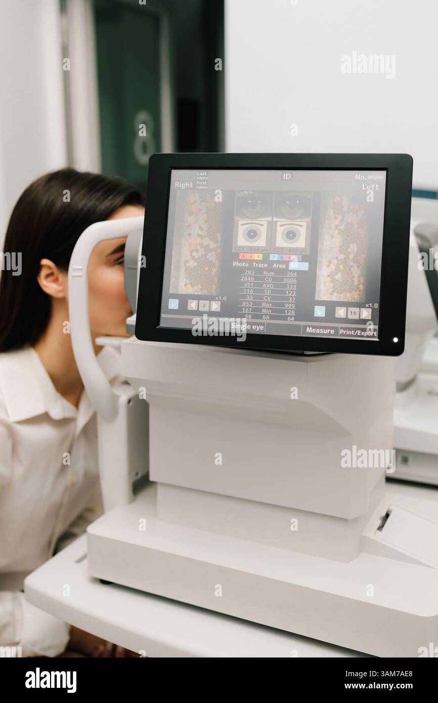 Optical coherence tomography scans hi-res stock photography and images ...