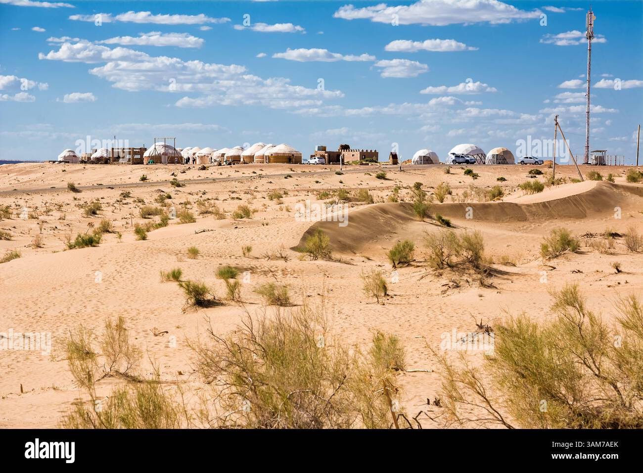 Yurt camp in the desert in Uzbekistan Stock Photo - Alamy