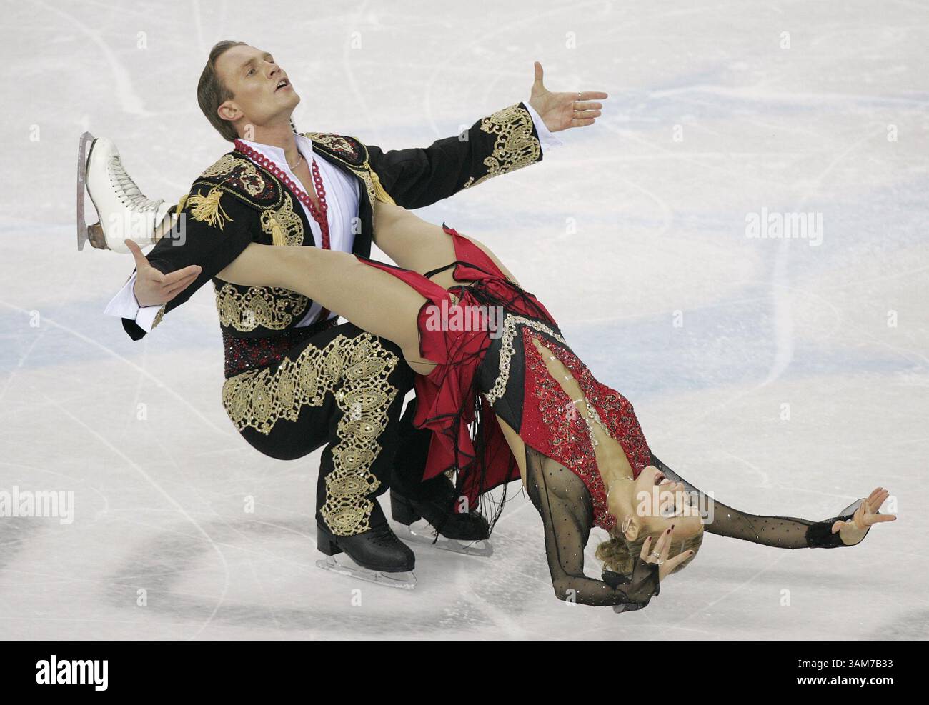 Feb. 20, 2006 - U.S. - Roman Kostomarov and Tatiana Navka of Russia ...