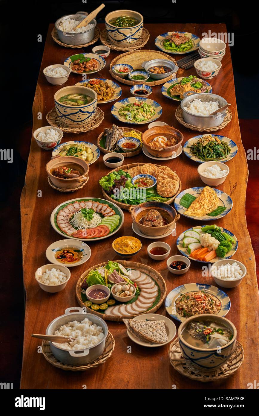 Vietnamese food traditional in large table Stock Photo - Alamy