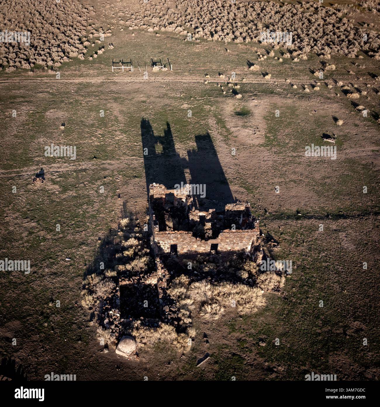 Stone ruin Stage Stop in the Owyhee Desert of Idaho Stock Photo - Alamy