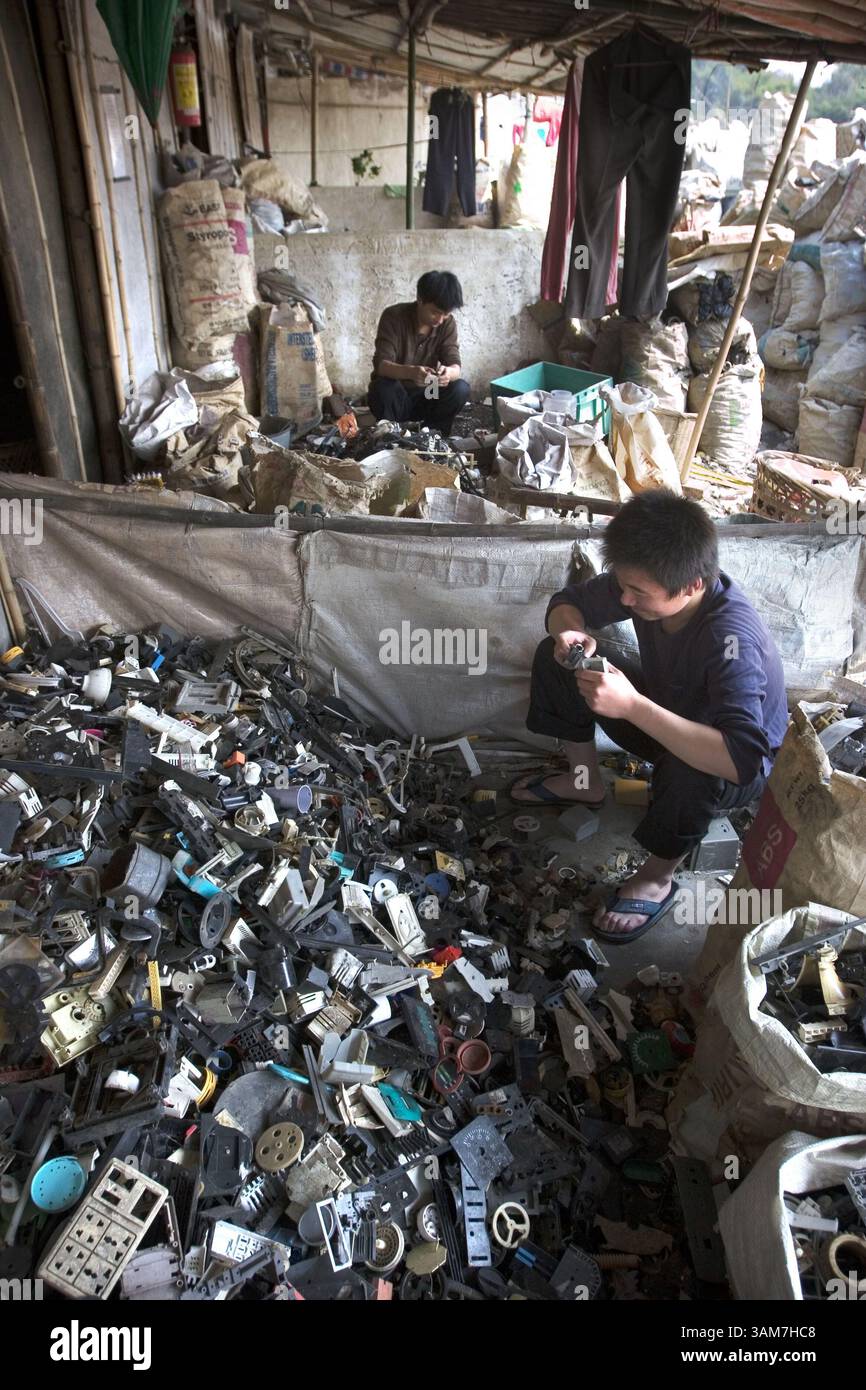 Guiyu e waste hi-res stock photography and images - Alamy