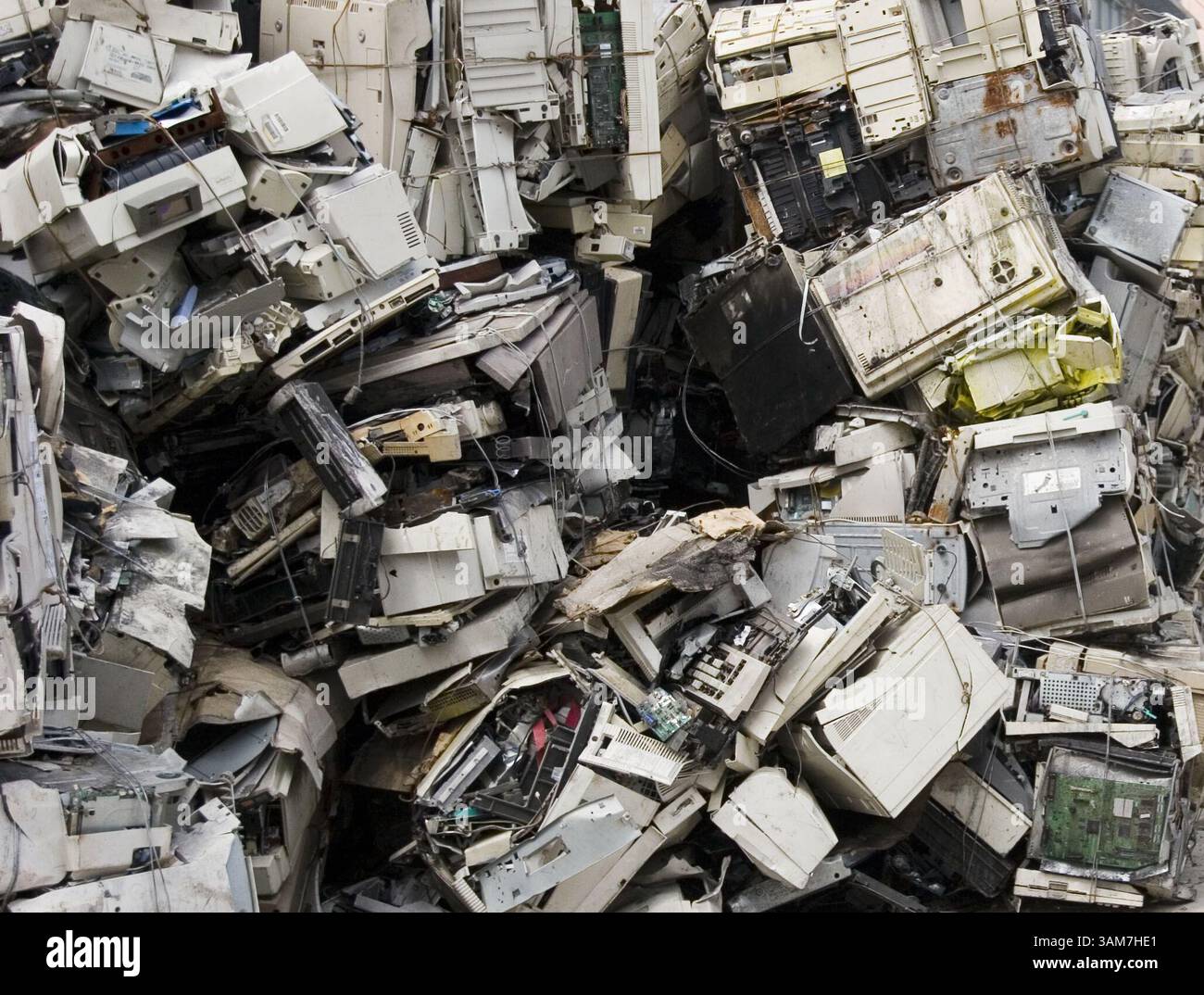Hong kong waste computer hi-res stock photography and images - Alamy