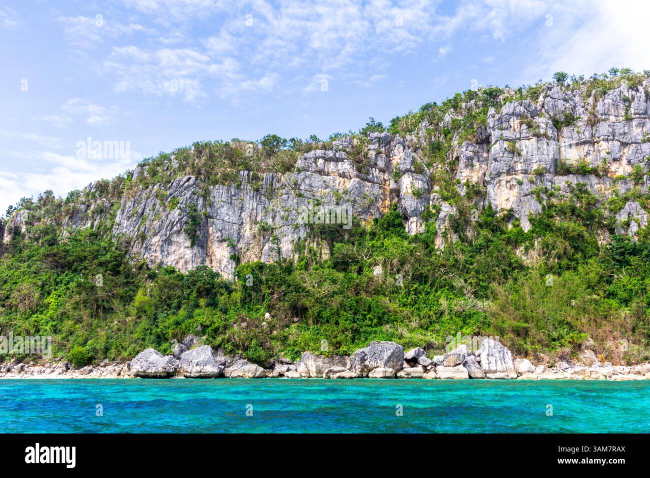 View of dramatic limestone karst mountains in Isla Gigantes, Iloilo ...