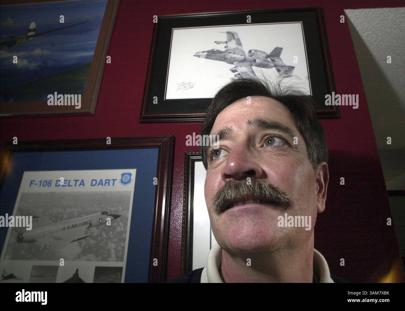 March 6, 2003 - U.S. - Jeff Fox poses for photograph at his home near ...