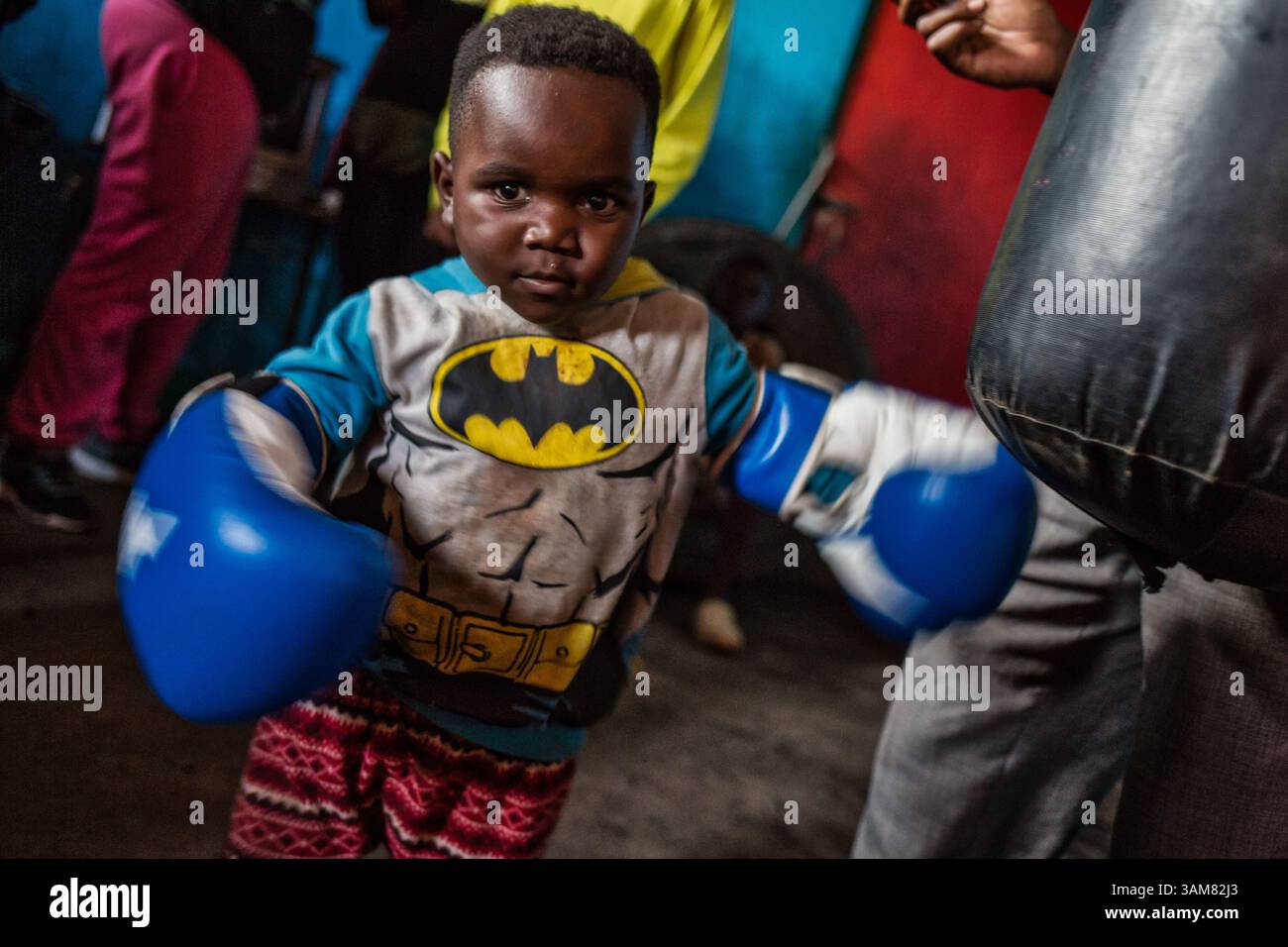 Boxing in Katanga slum, Kampala, Uganda, Africa Stock Photo - Alamy