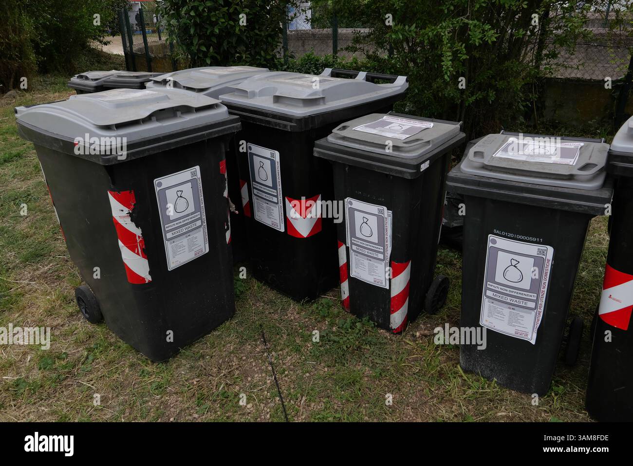 Mixed waste hi-res stock photography and images - Alamy