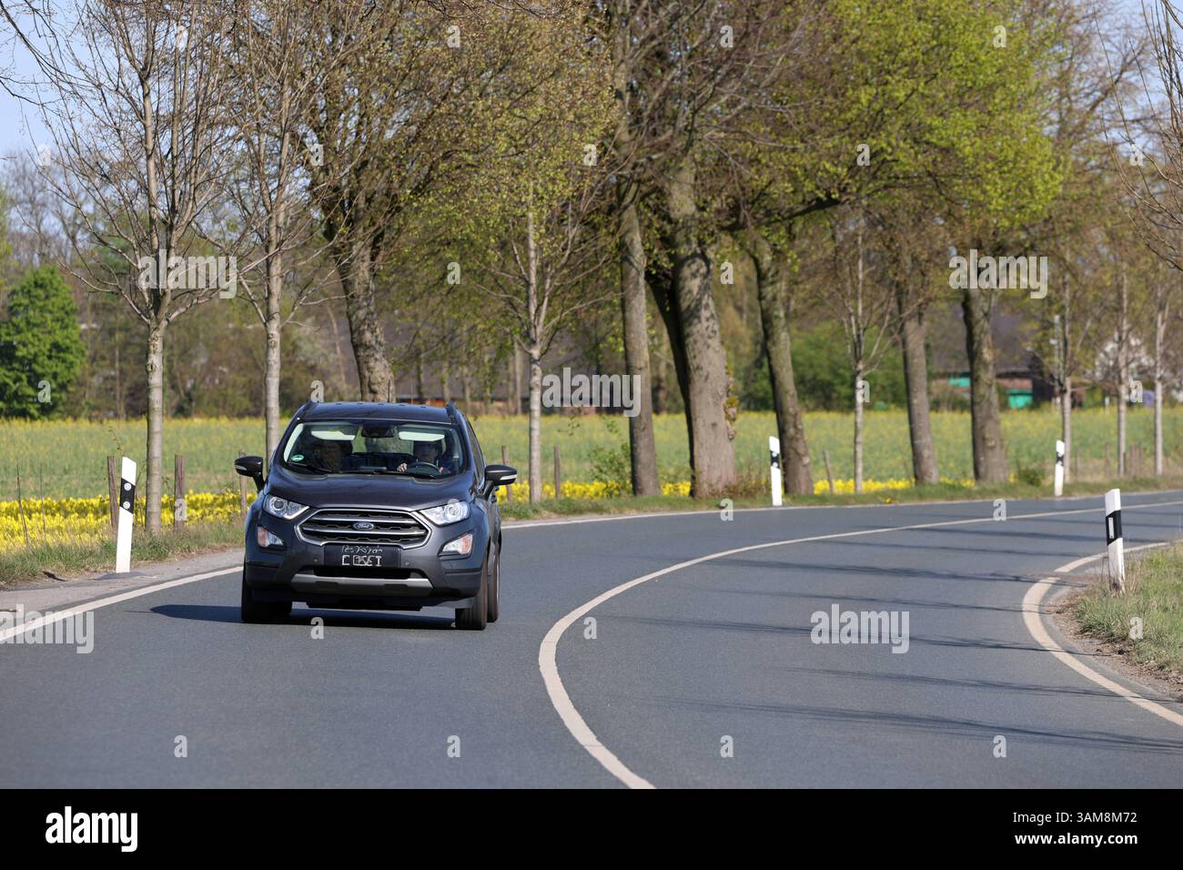 Landstraßen fernab der Stadt Der Wattenscheider Hellweg verbindet als ...