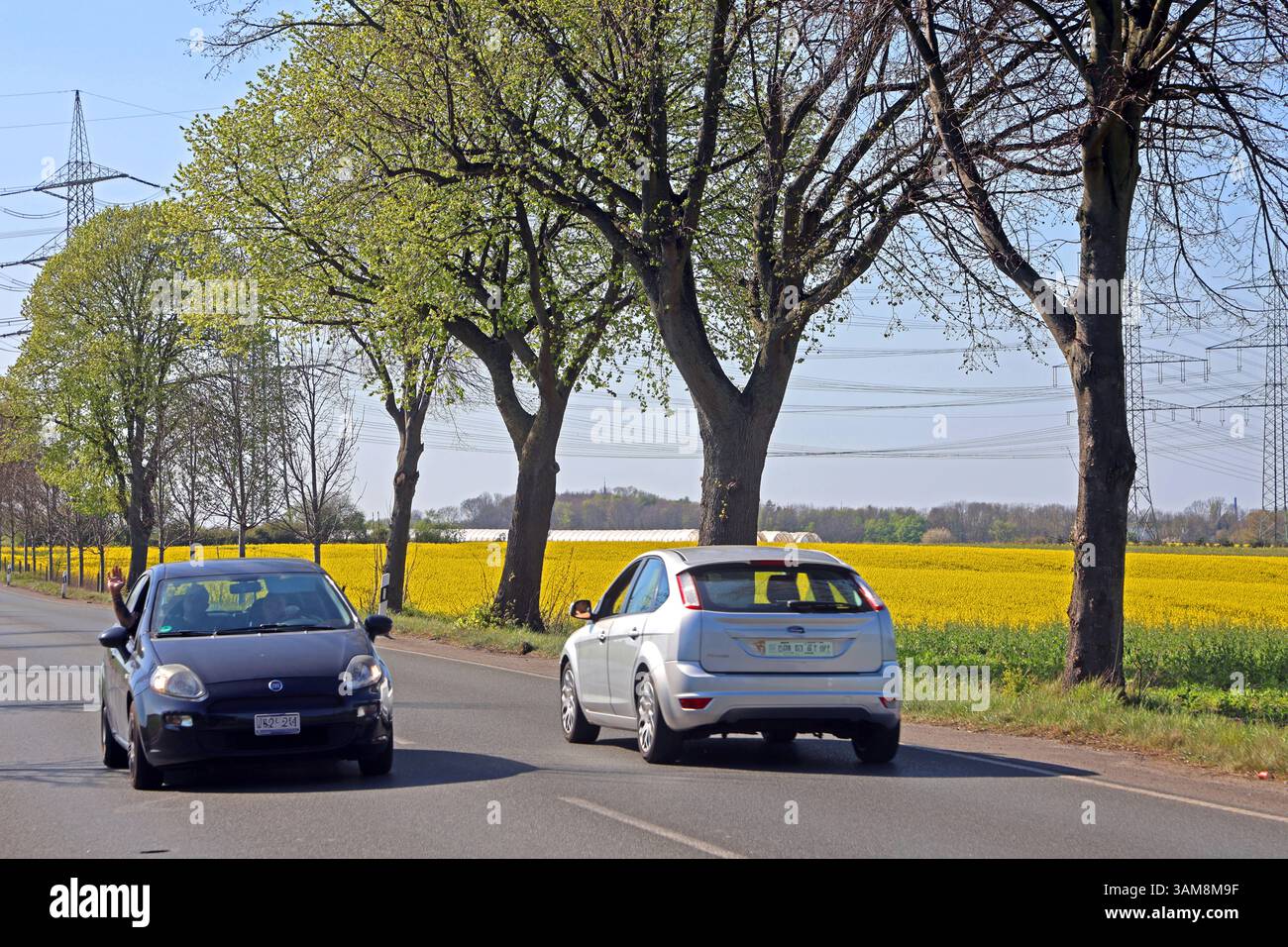Landstraßen fernab der Stadt Der Wattenscheider Hellweg verbindet als ...