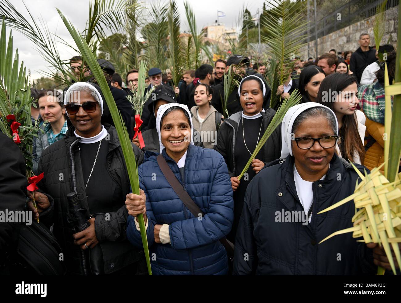 Jerusalem, Israel. 13th Apr, 2025. Nuns join thousands of Christians ...