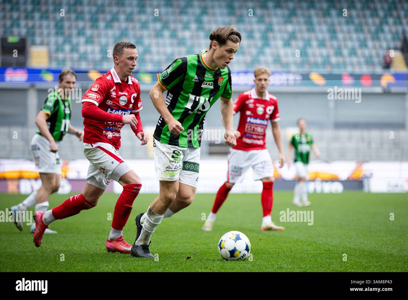 250413 Degerfors Erik Lindell och GAIS Axel Henriksson under ...