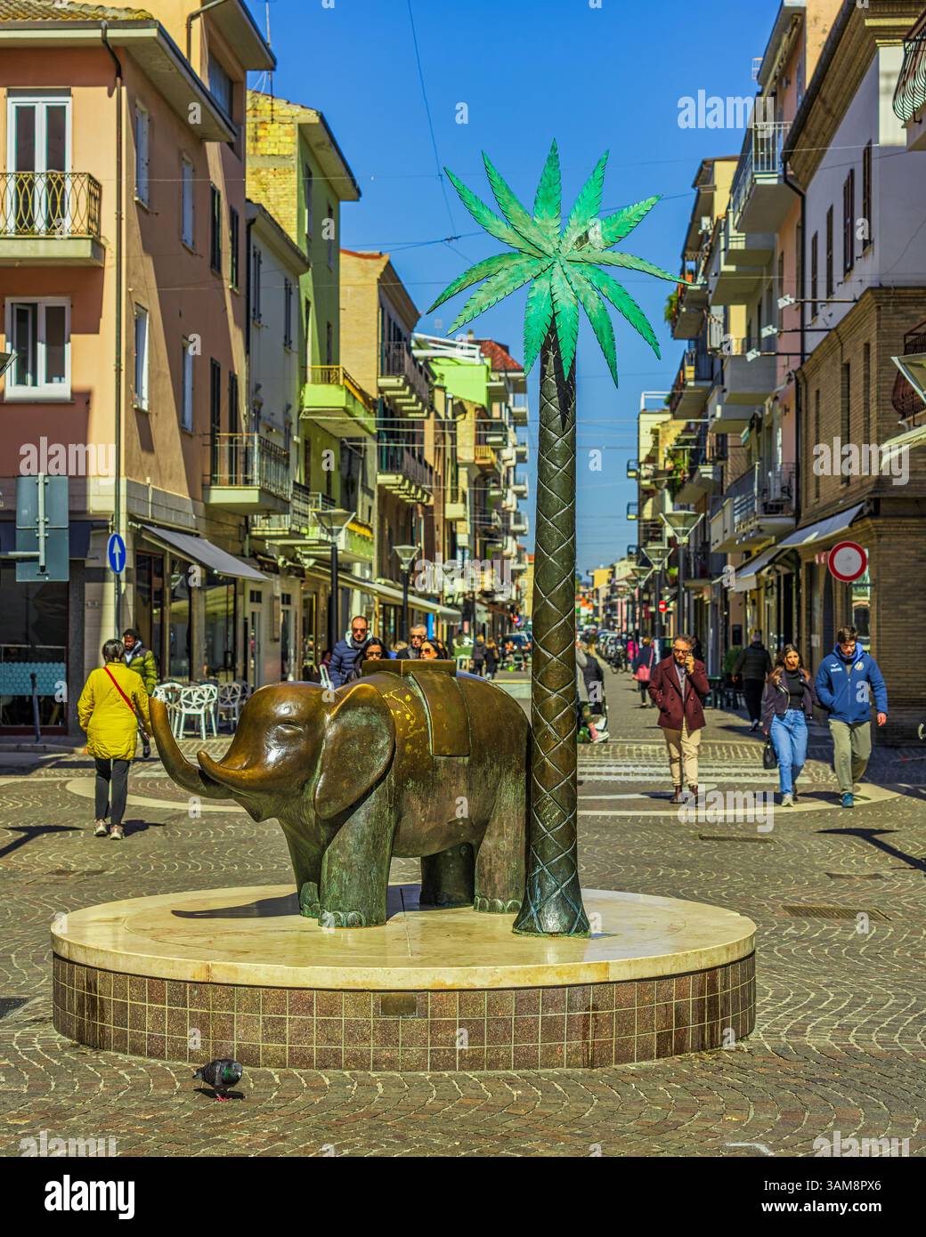 Elephant among palm trees hi-res stock photography and images - Alamy