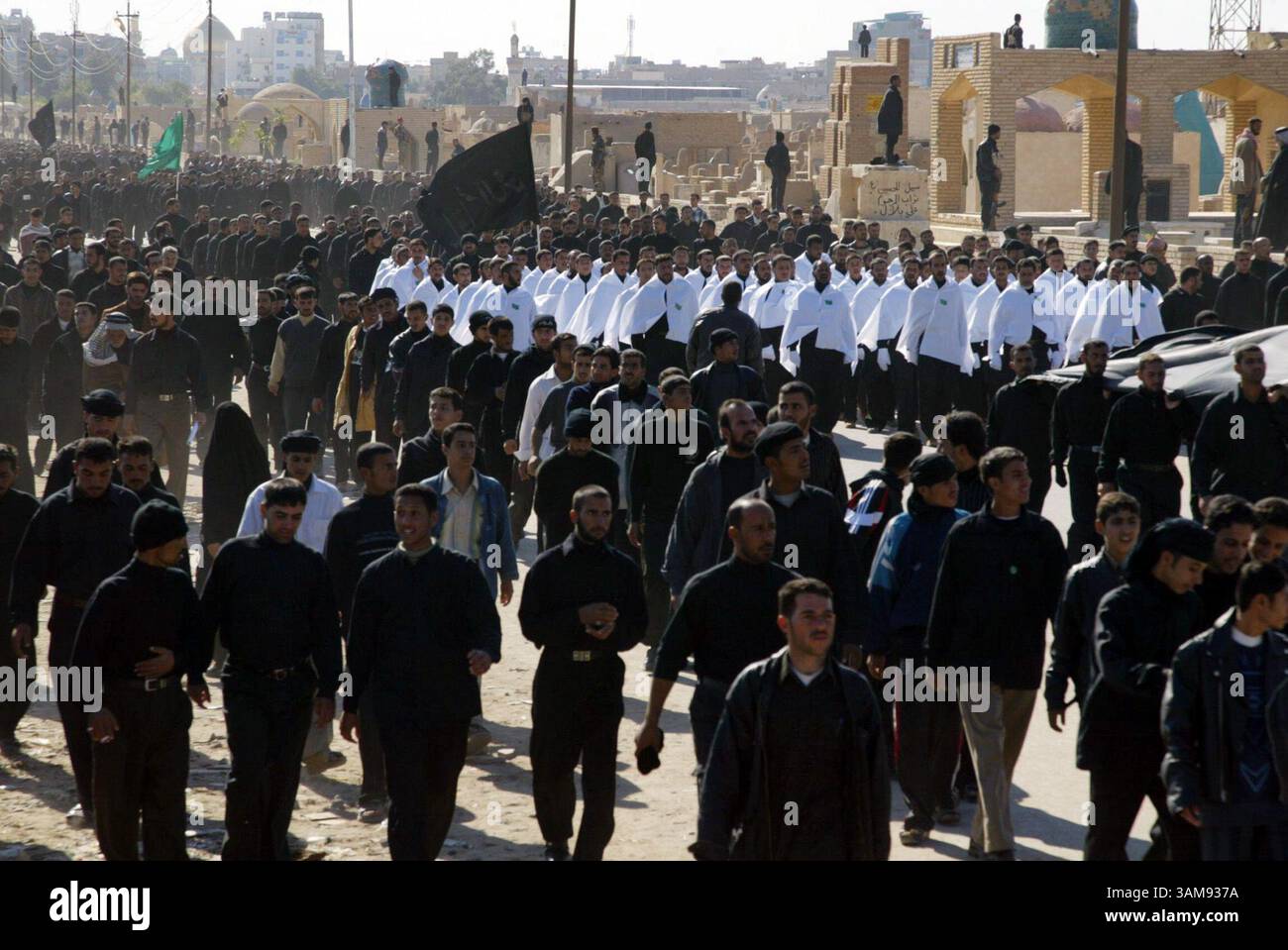Jan. 2, 2008 - U.S. - Militiamen from the Mahdi Army of militant cleric ...